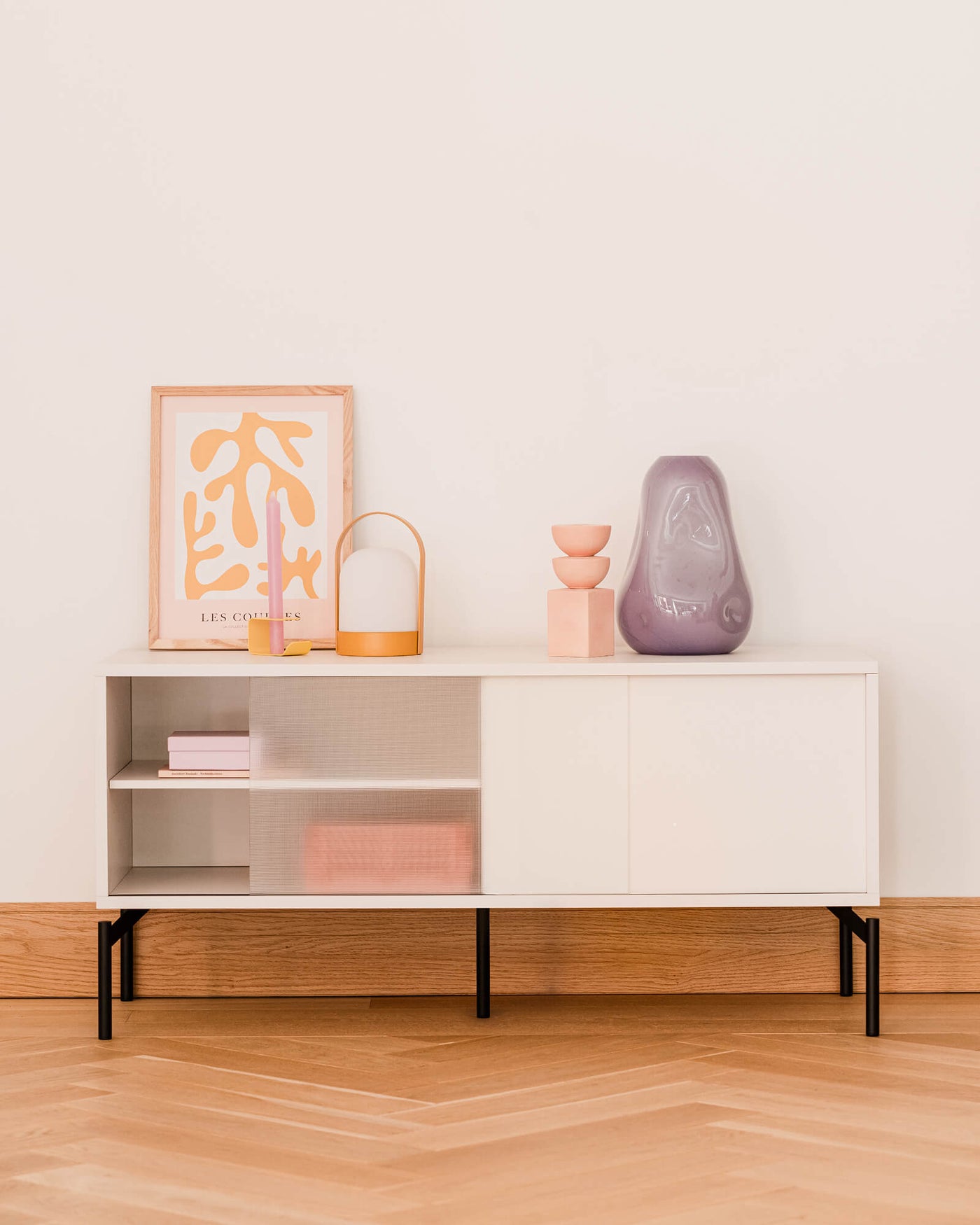 Met Mini TV Stand - simple small red TV unit with storage - noo.ma