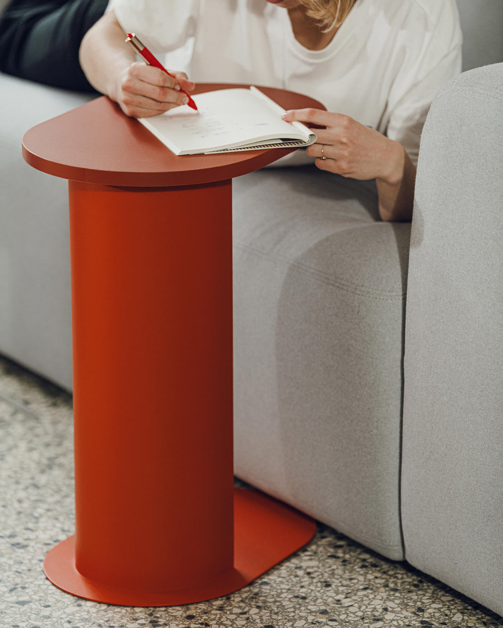 Nuno Side Table - black - functional table matching sofa - noo.ma